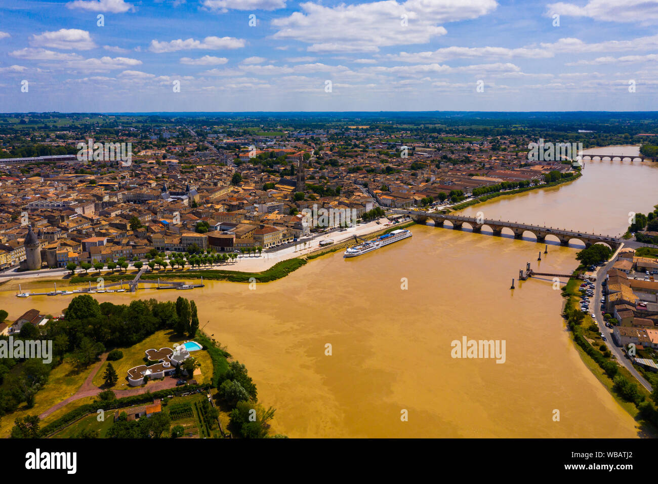 Libourne city hi-res stock photography and images - Alamy