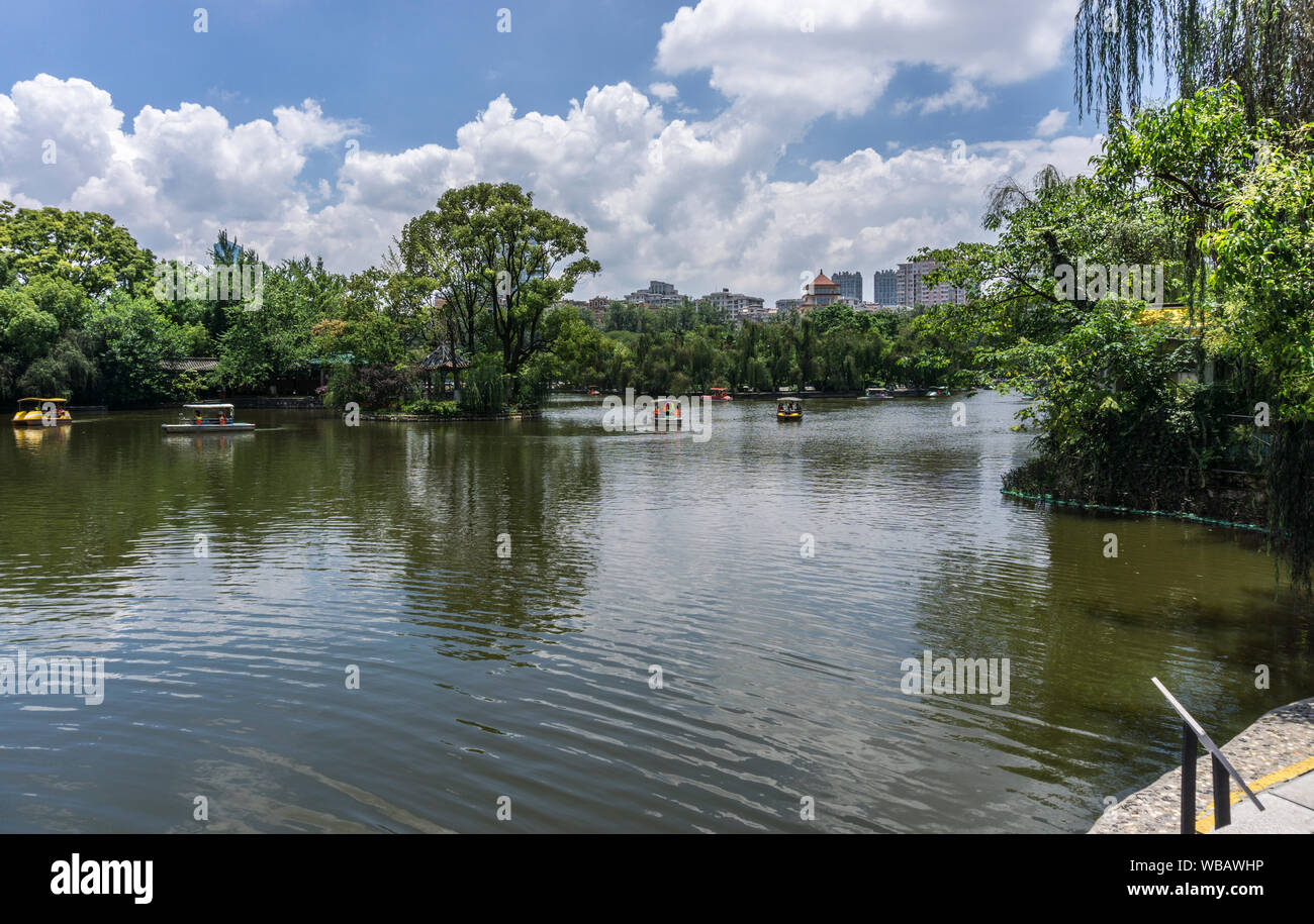 Cuihu park kunming hi-res stock photography and images - Alamy