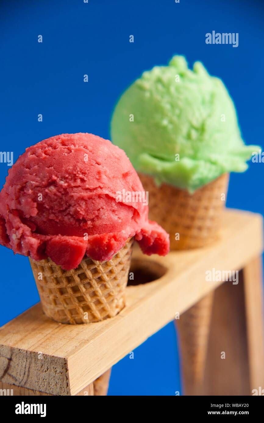 Two ice cream hi-res stock photography and images - Alamy