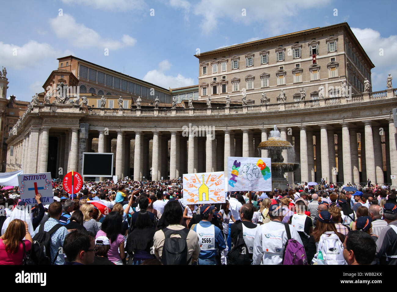 People praying together in church hi-res stock photography and images ...