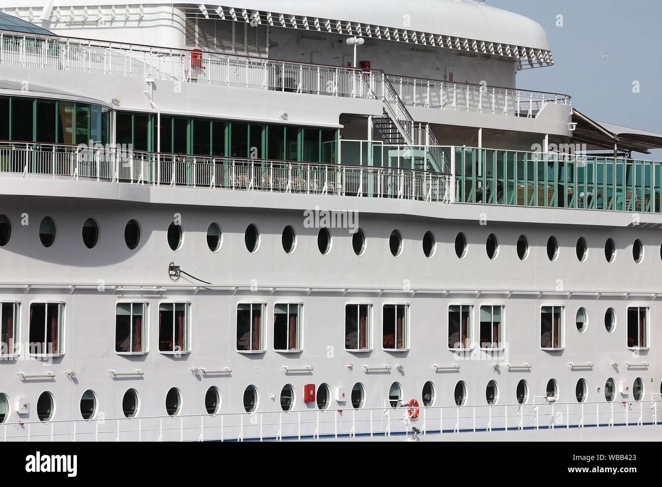 Side view ship deck windows hi-res stock photography and images - Alamy