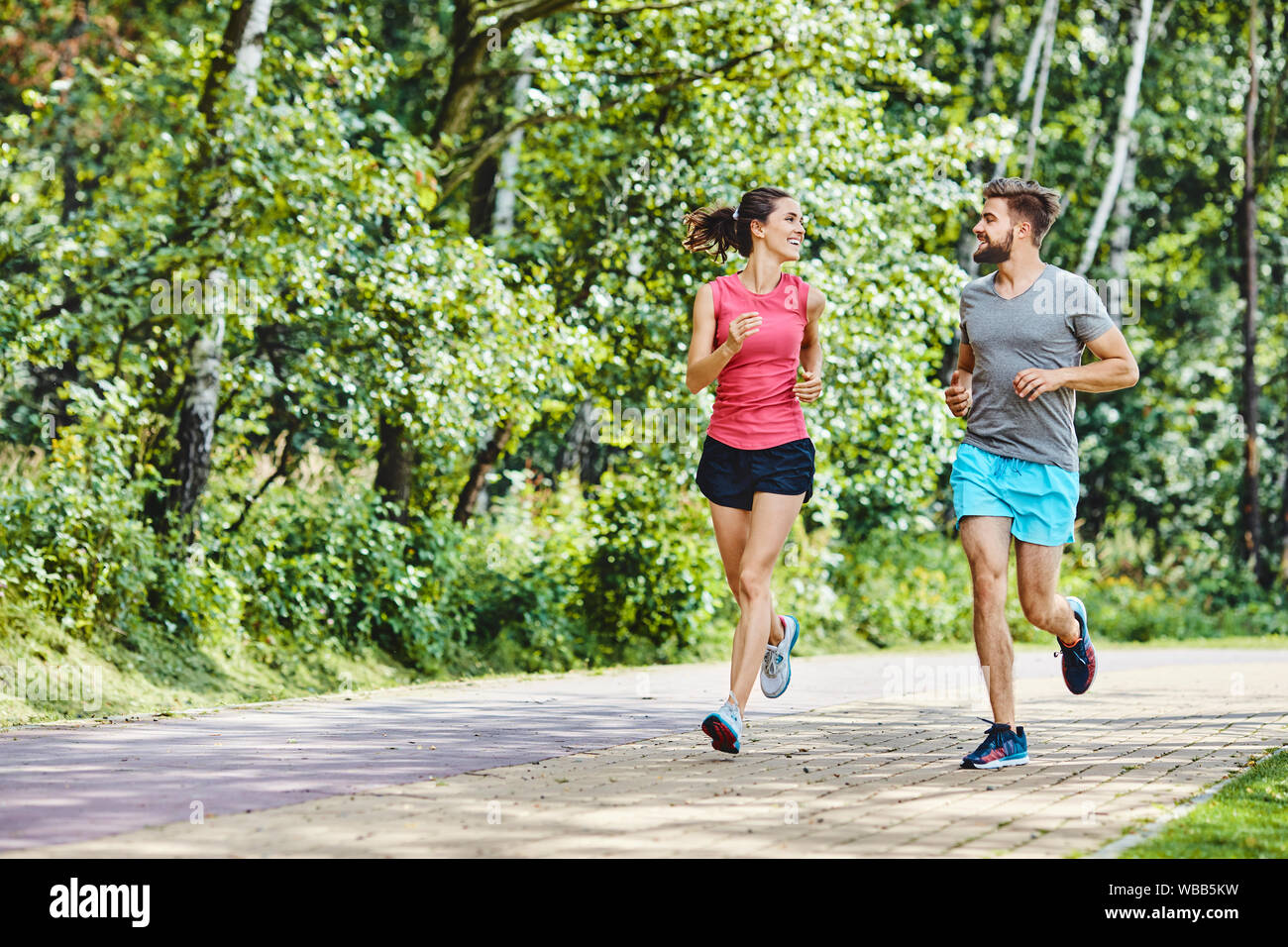 Fit couple hi-res stock photography and images - Alamy