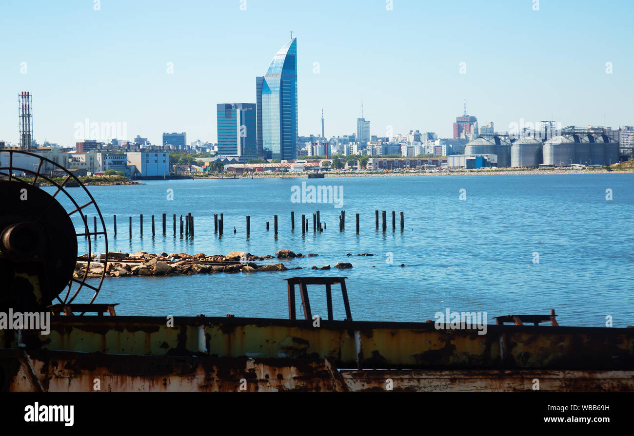 Uruguay montevideo port boats hi-res stock photography and images - Alamy