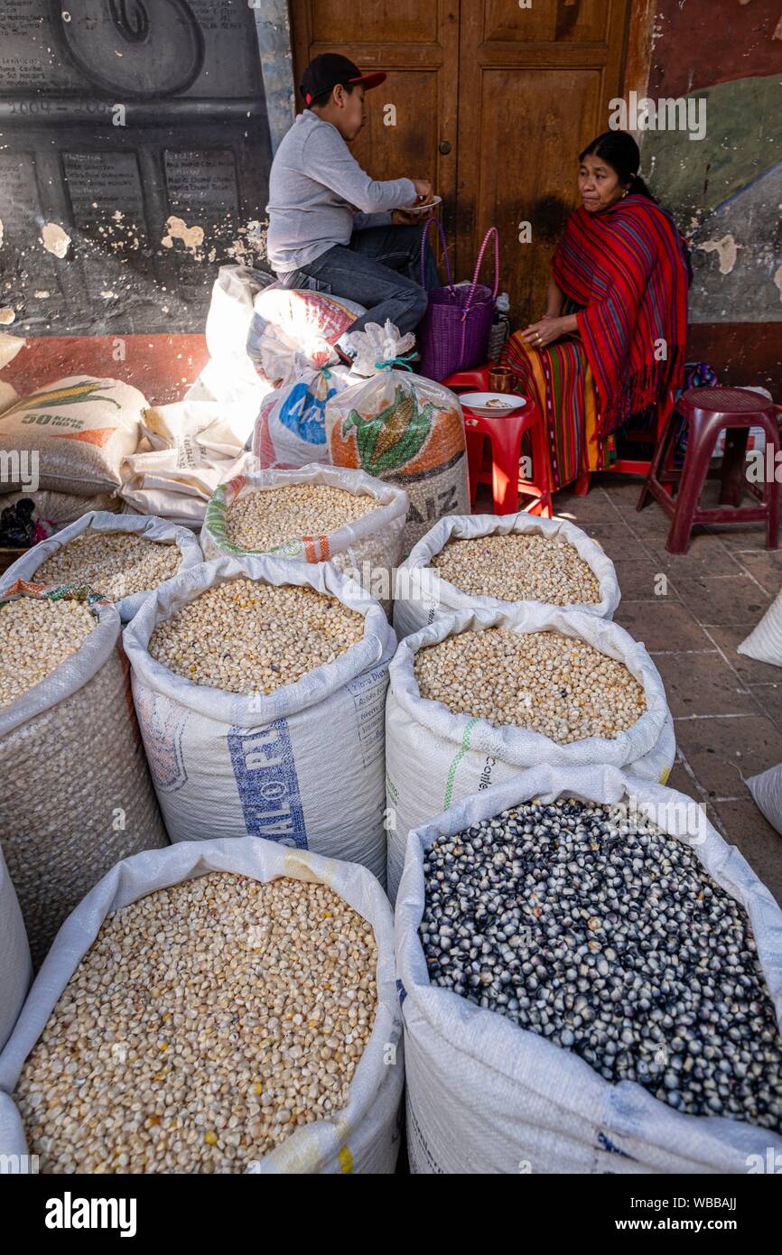 Mercado de guatemala hi-res stock photography and images - Alamy