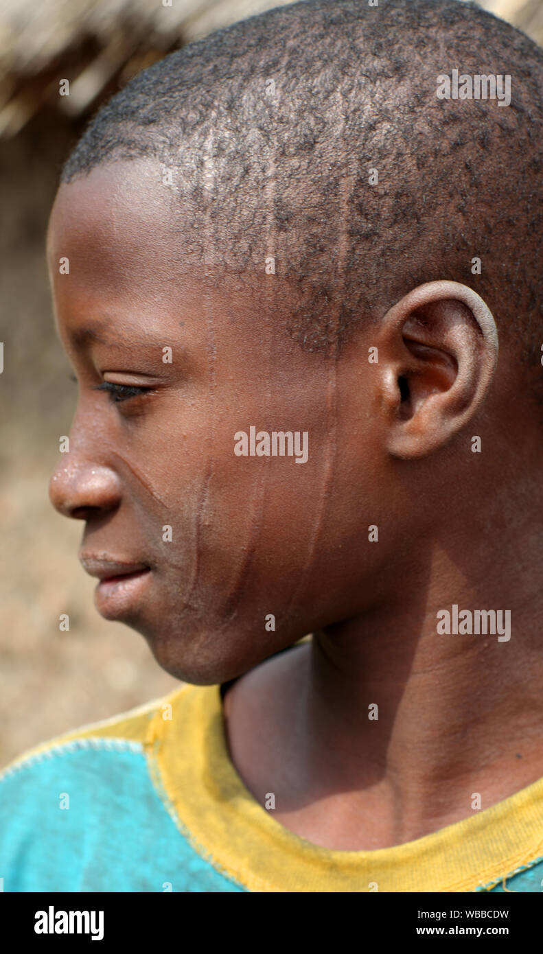 Ritual africa scarification hi-res stock photography and images - Alamy