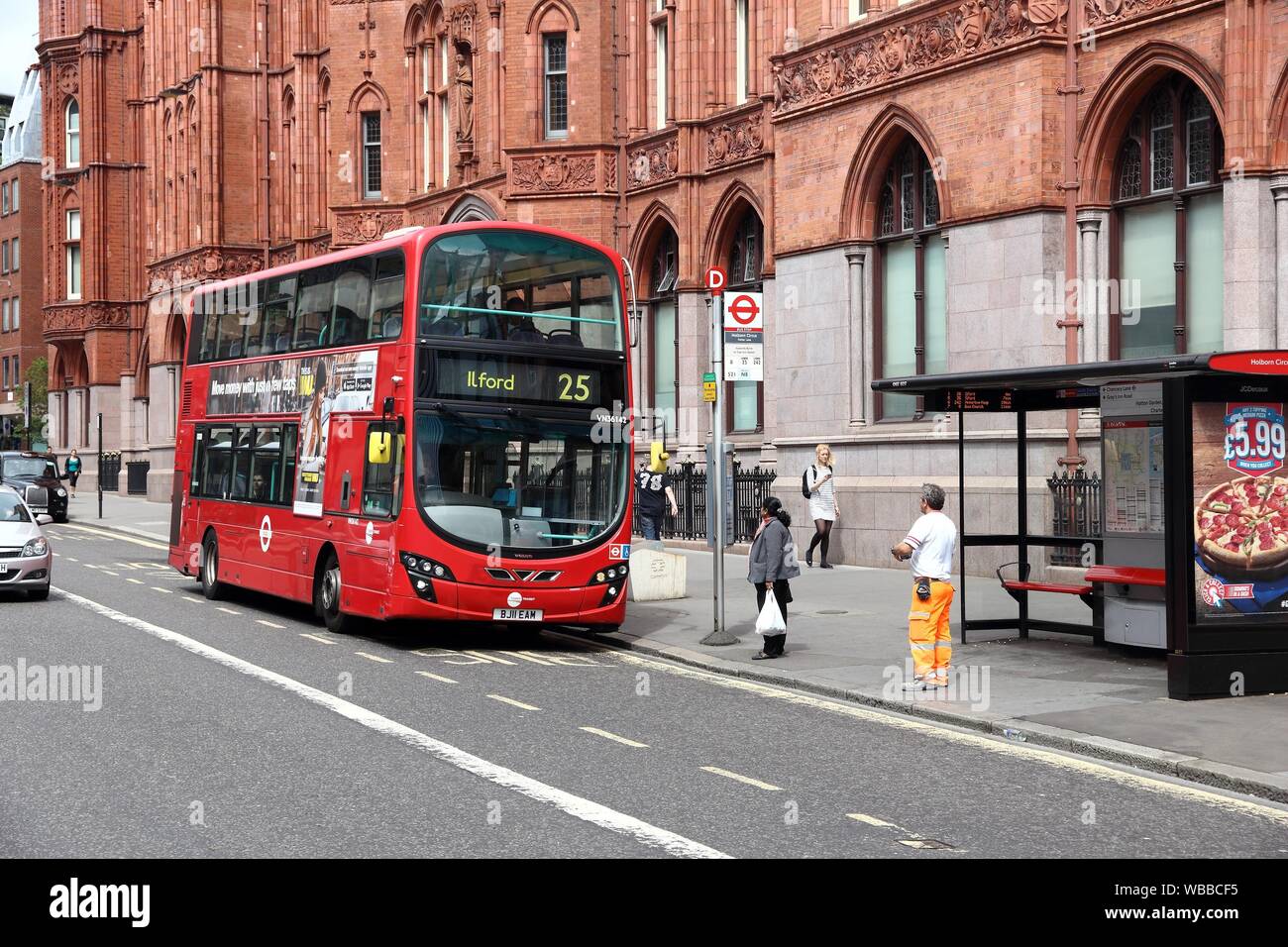 Wait bus hi-res stock photography and images - Alamy