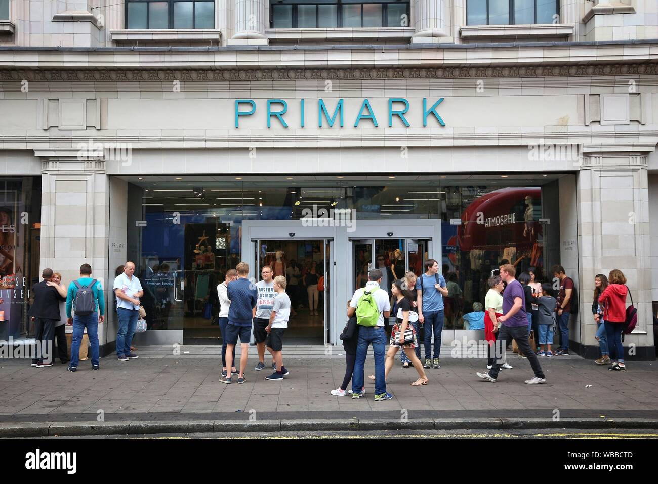Primark oxford street hi-res stock photography and images - Alamy