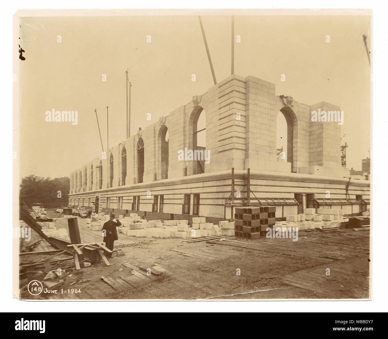 Historic corner building Cut Out Stock Images & Pictures - Alamy