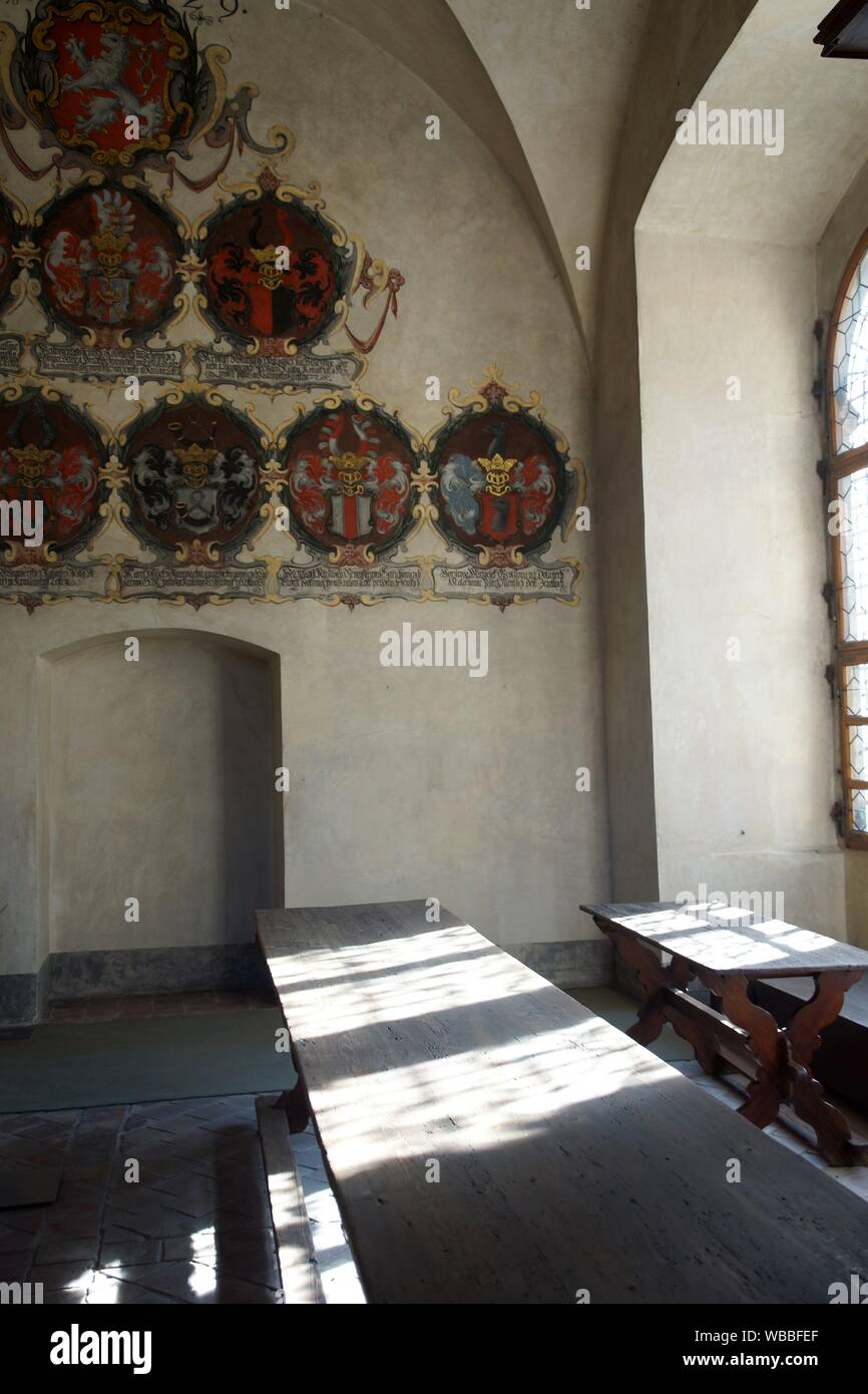 Royal palace room hi-res stock photography and images - Alamy