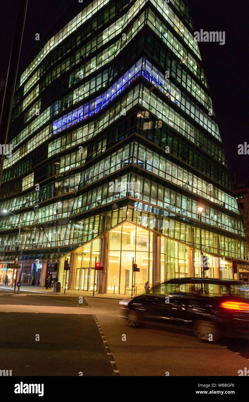 Dynamic dispatch hi-res stock photography and images - Alamy