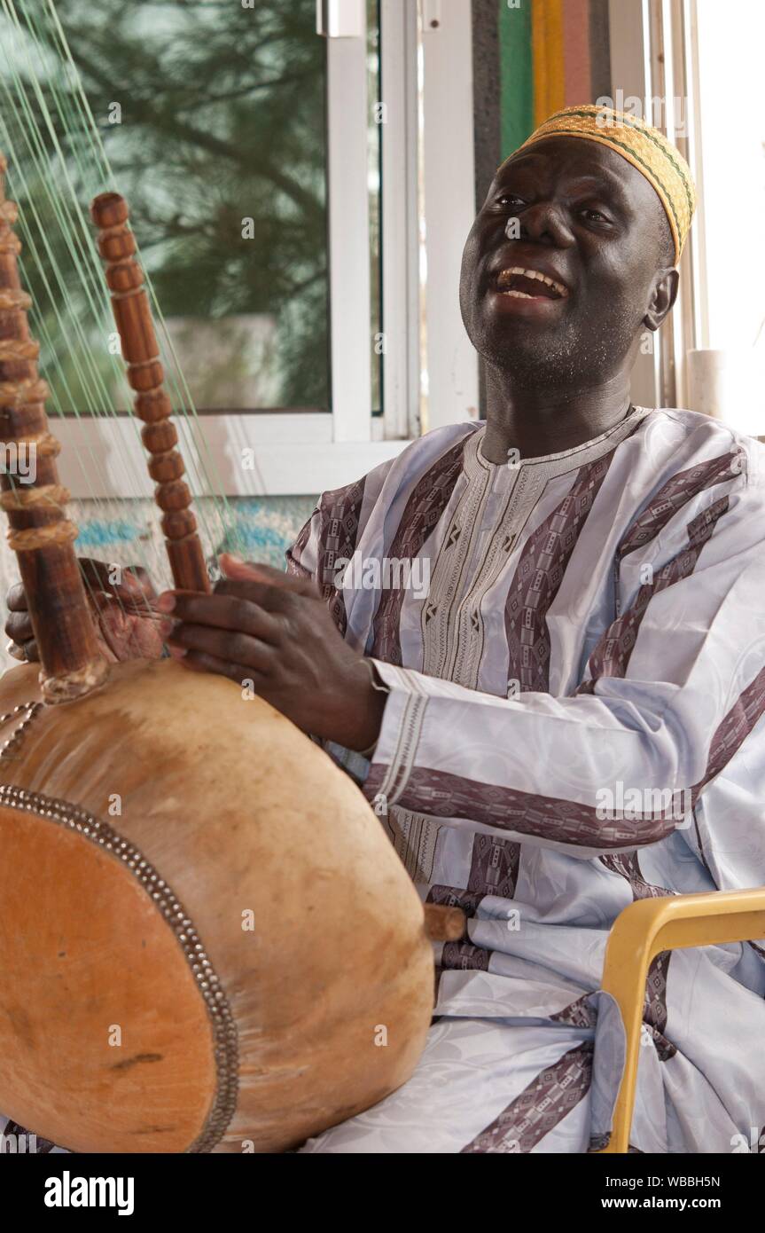 Senegal music traditional hi-res stock photography and images - Alamy