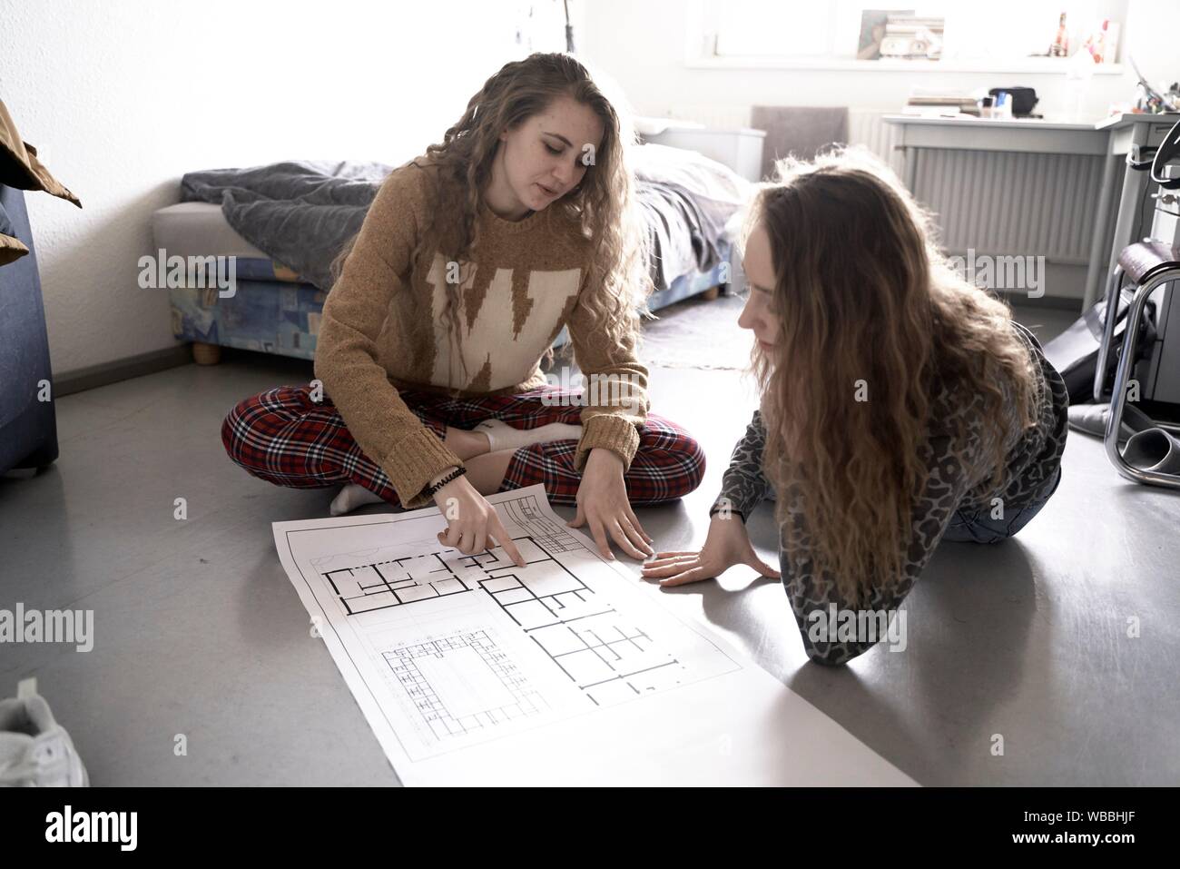 Homely Woman High Resolution Stock Photography and Images - Alamy