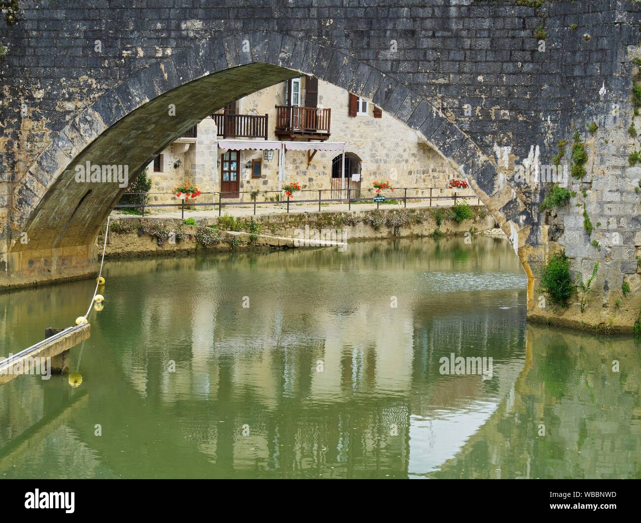 Nerac france baise river hi-res stock photography and images - Alamy
