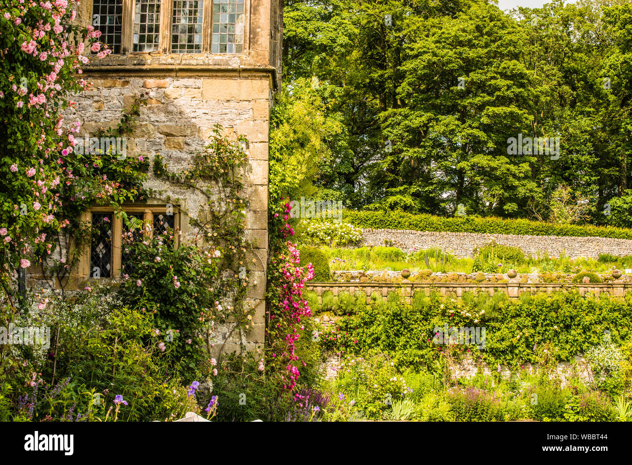 Manor of haddon hi-res stock photography and images - Alamy