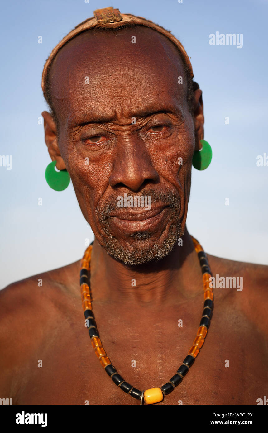 Warrior of the Karo tribe in the village Dus, Lower Omo Valley ...