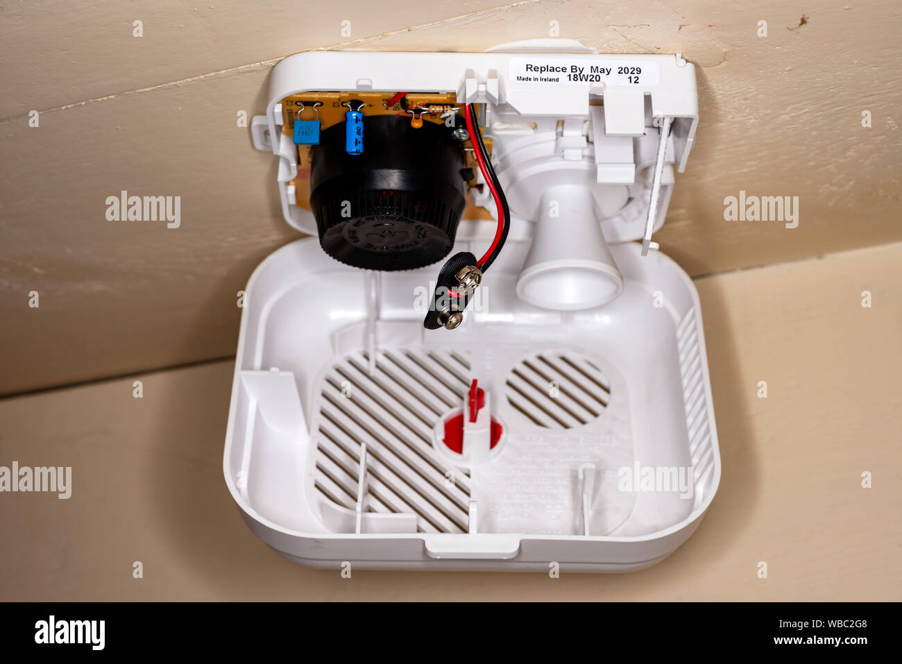 Fire alarm without battery hi-res stock photography and images - Alamy