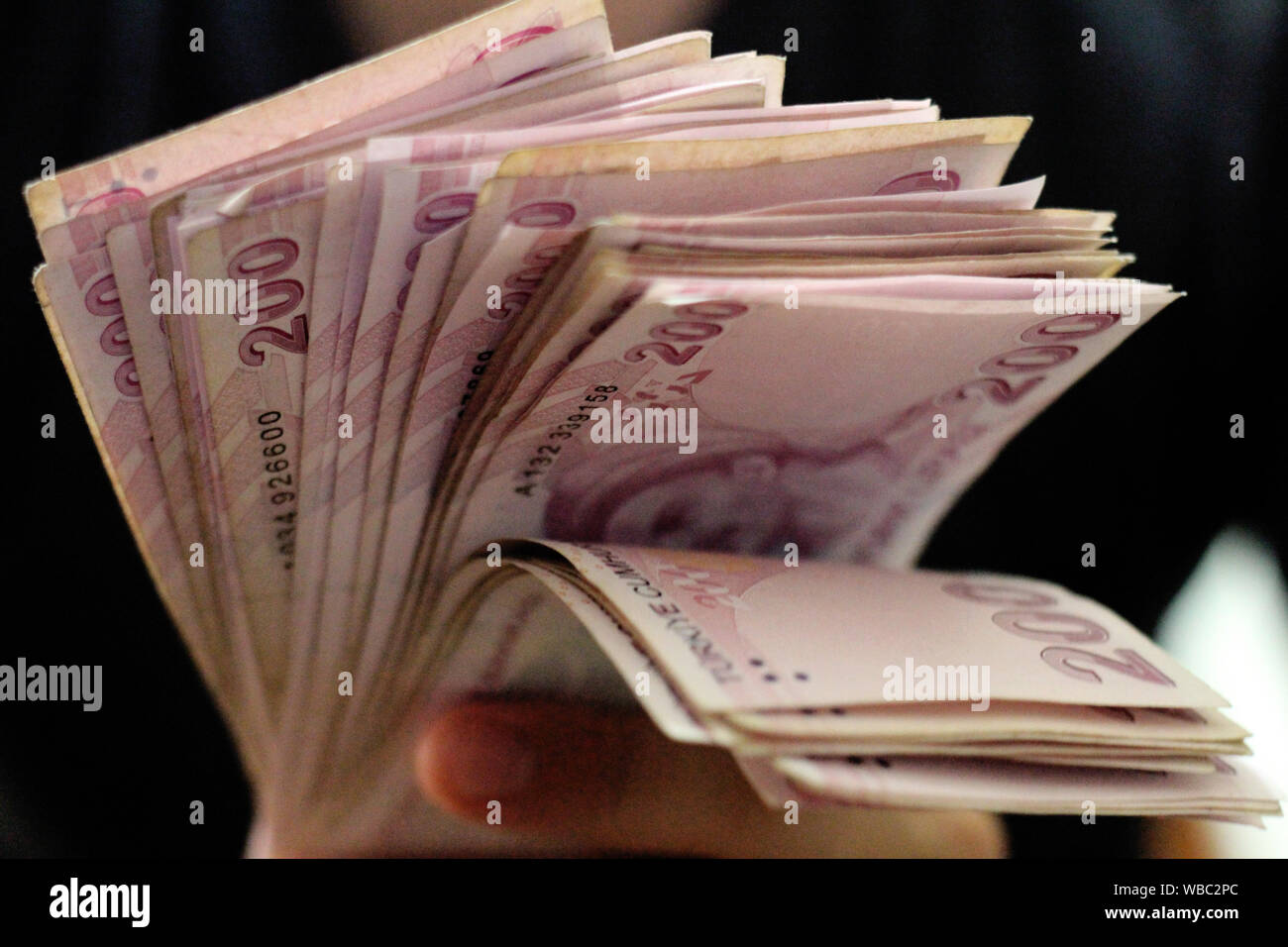 Turkish Lira banknots. 100 TL and 200 TL Stock Photo - Alamy