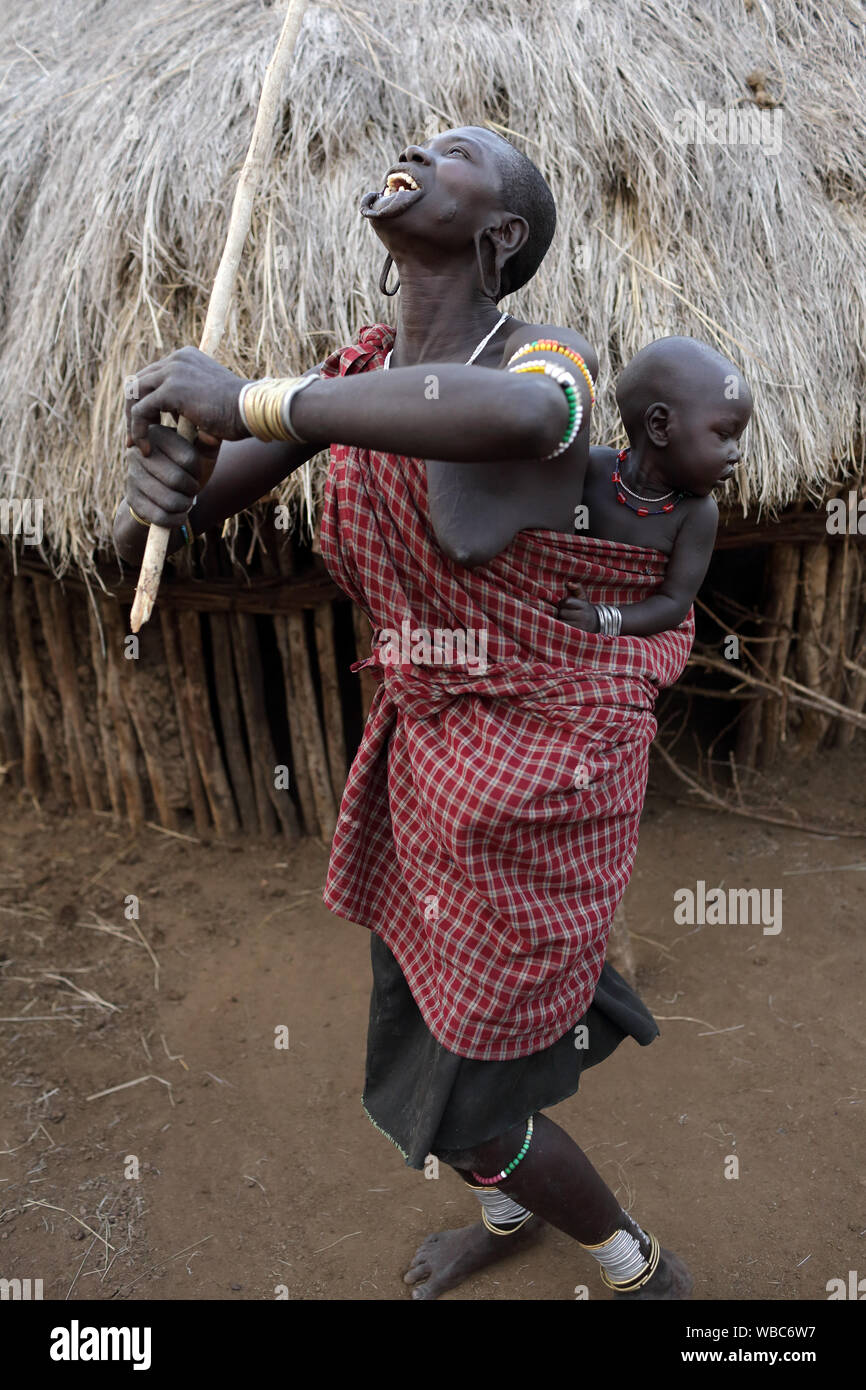 Tribal Hamer people in Turmi, Lower Omo Valley, Ethiopia Stock Photo ...
