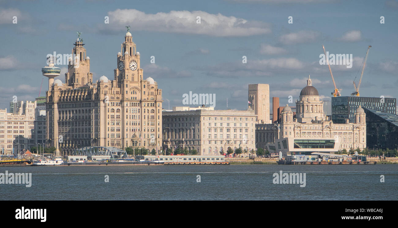 Liverpool's Three Graces - The Royal Liver Building, the Cunard ...