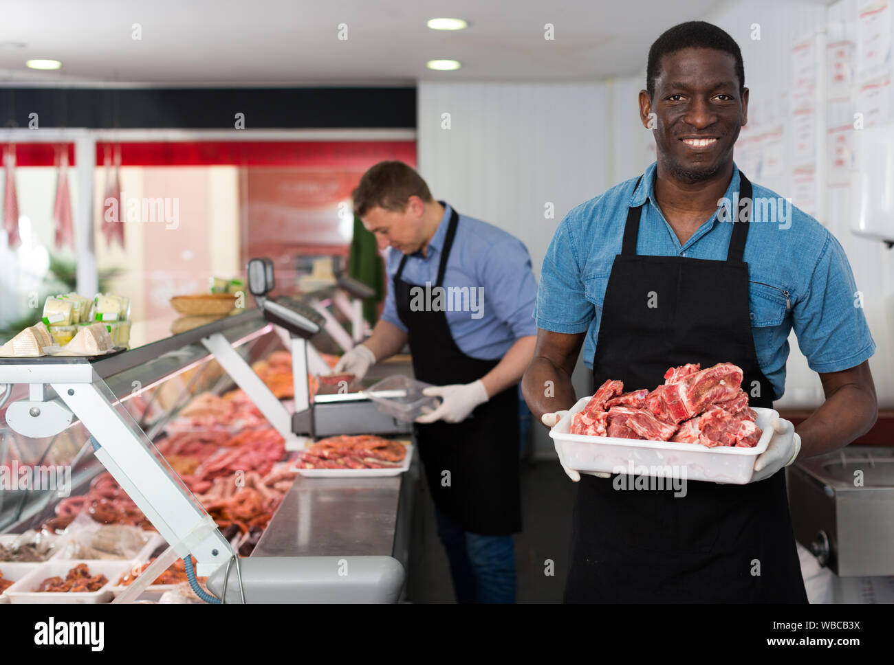 Chicken meat display case hi-res stock photography and images - Alamy