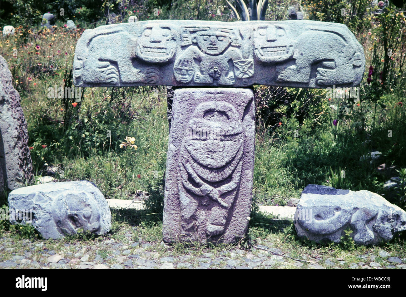 Monolithen in Huaraz, Peru 1960er Jahre. Monoliths at Huaraz, Peru ...