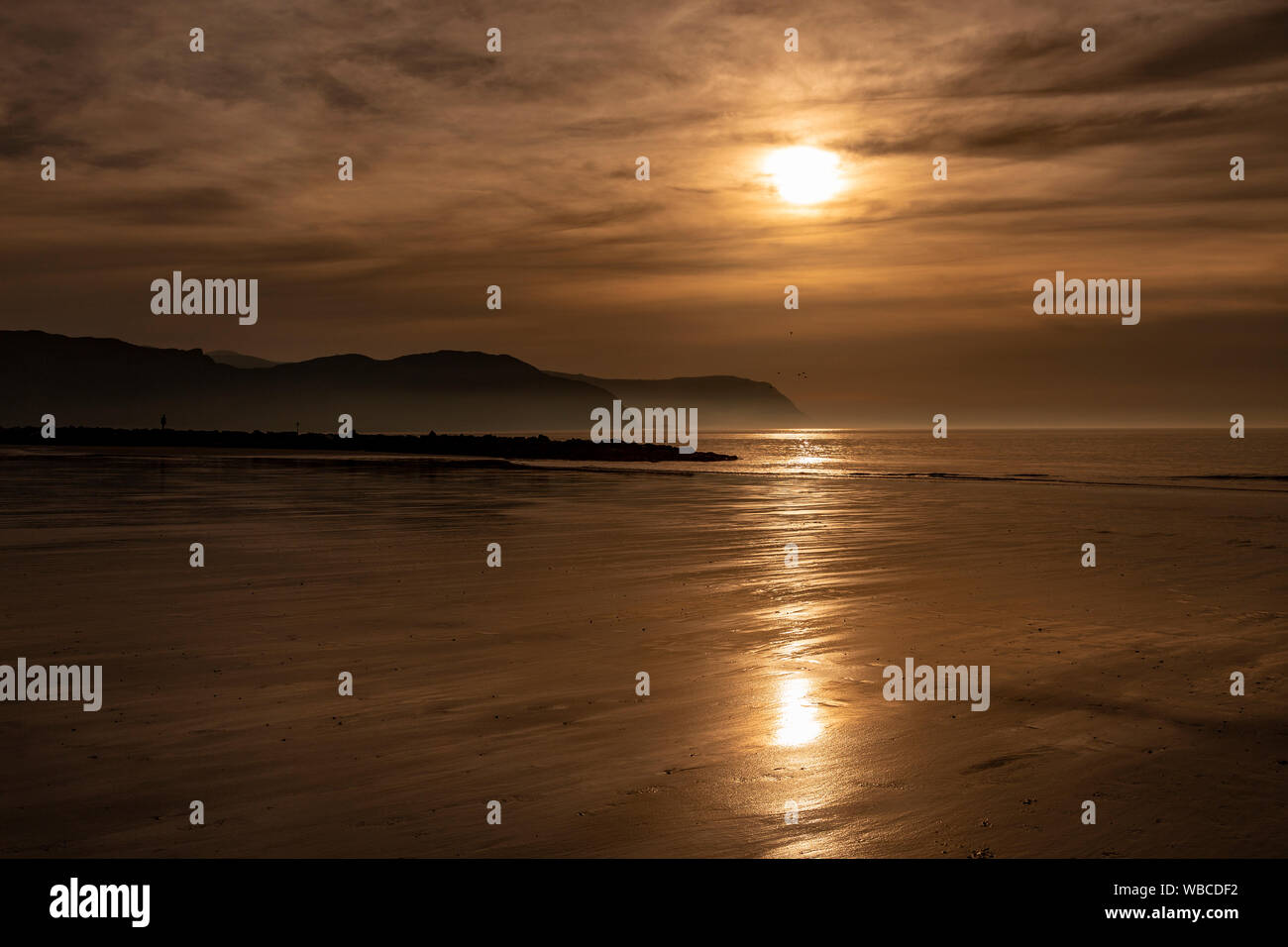 Llandudno beach sunset hi-res stock photography and images - Alamy