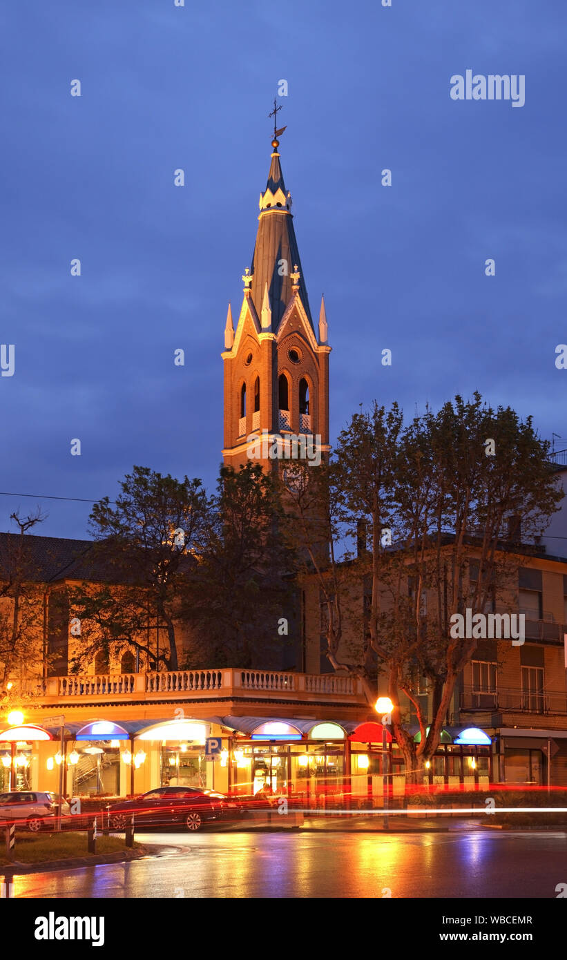 Italy street in the evening tourist attractions hi-res stock ...