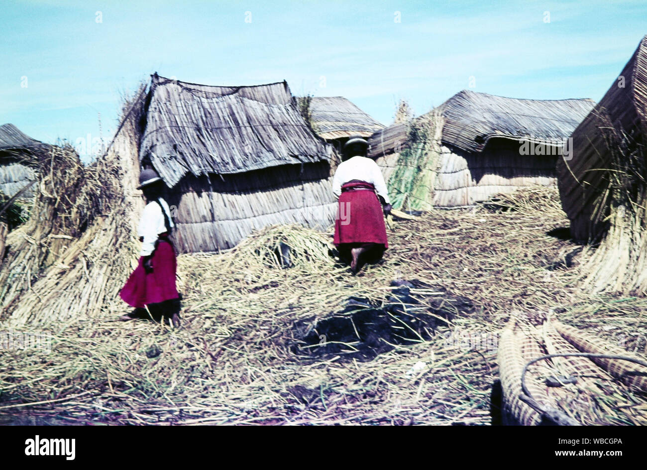 Bei den Urus bei Puno am Titicacasee, Peru 1960er Jahre. Visiting the ...