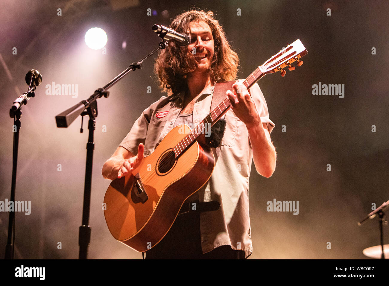 Andrew john hozier byrne hi-res stock photography and images - Alamy