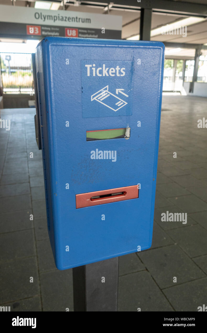 Ticket station hi-res stock photography and images - Alamy