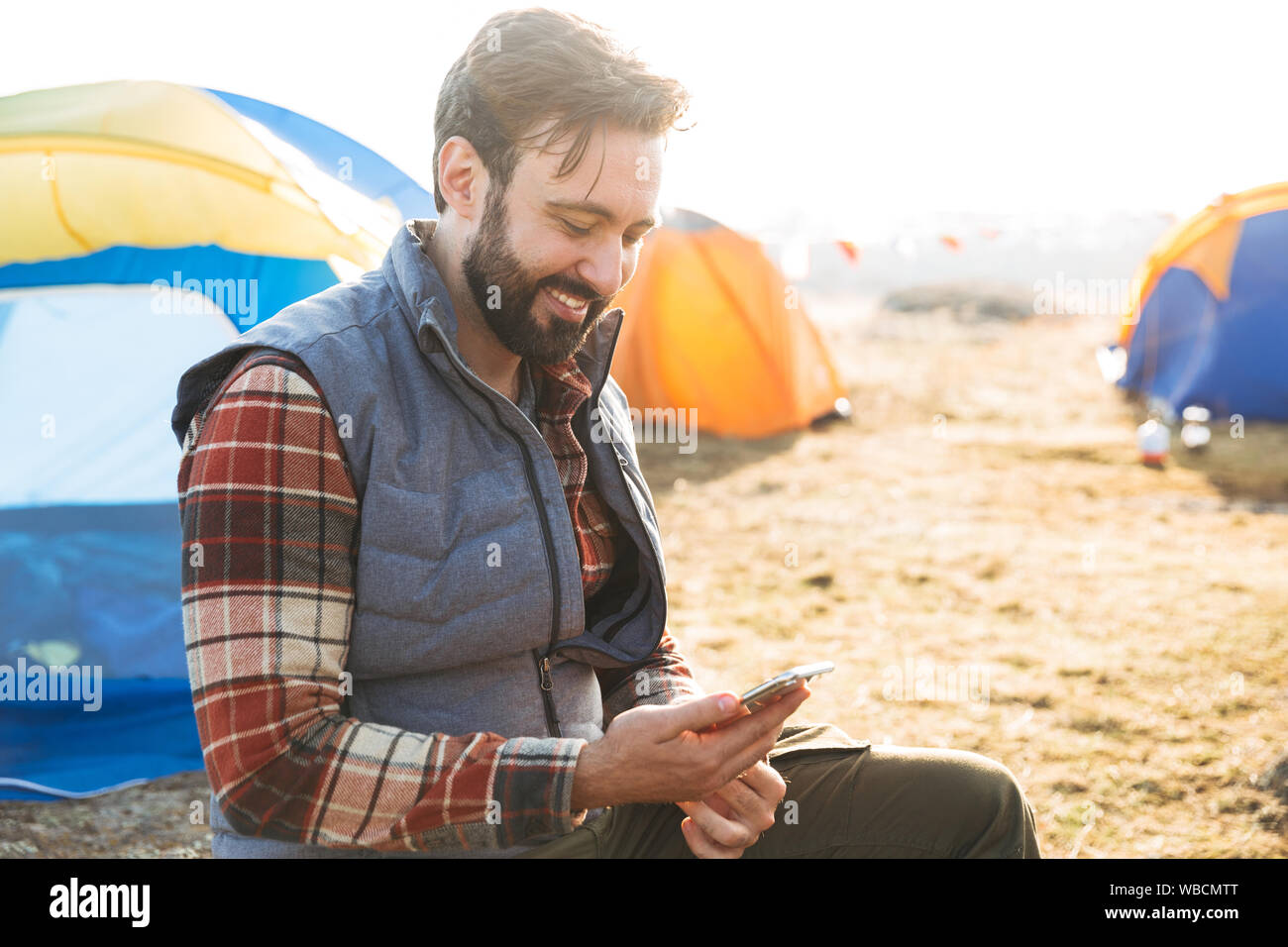 Extreme camping mobile phone hi-res stock photography and images - Alamy