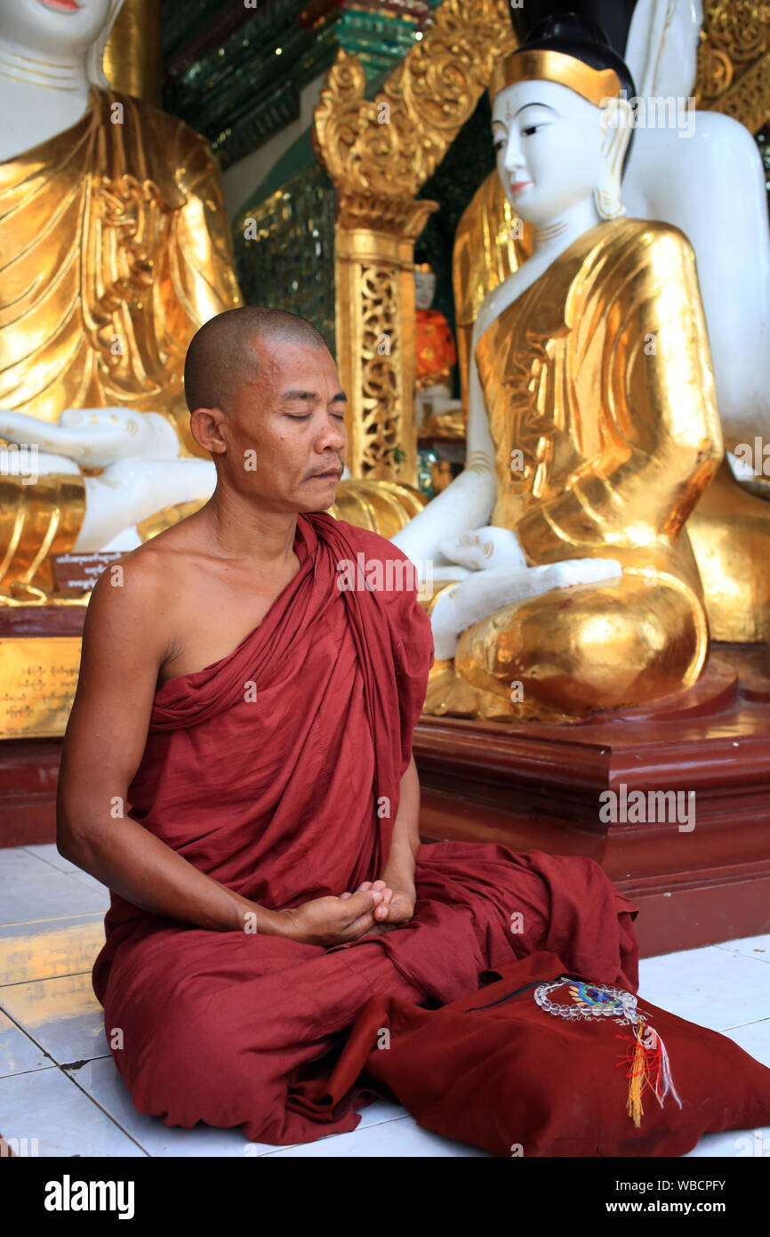 Mahagandayon monastery amarapura myanmar hi-res stock photography and ...