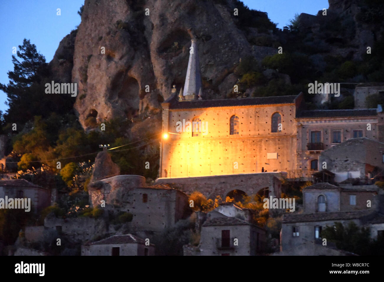 Pentedattilo calabria italy hi-res stock photography and images - Alamy