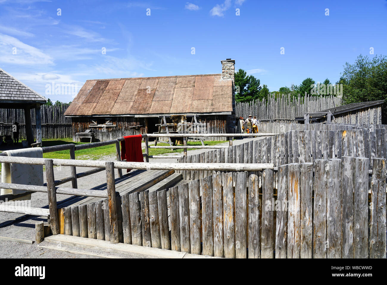 Iroquois village war hi-res stock photography and images - Alamy