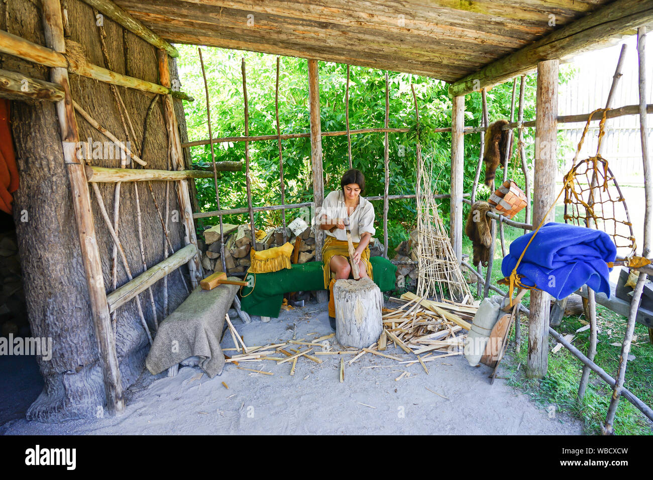 Iroquois village war hi-res stock photography and images - Alamy
