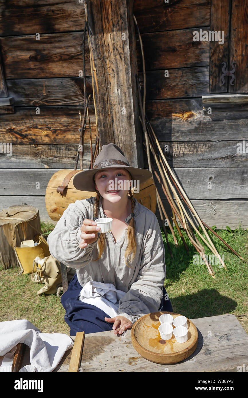 Iroquois village war hi-res stock photography and images - Alamy