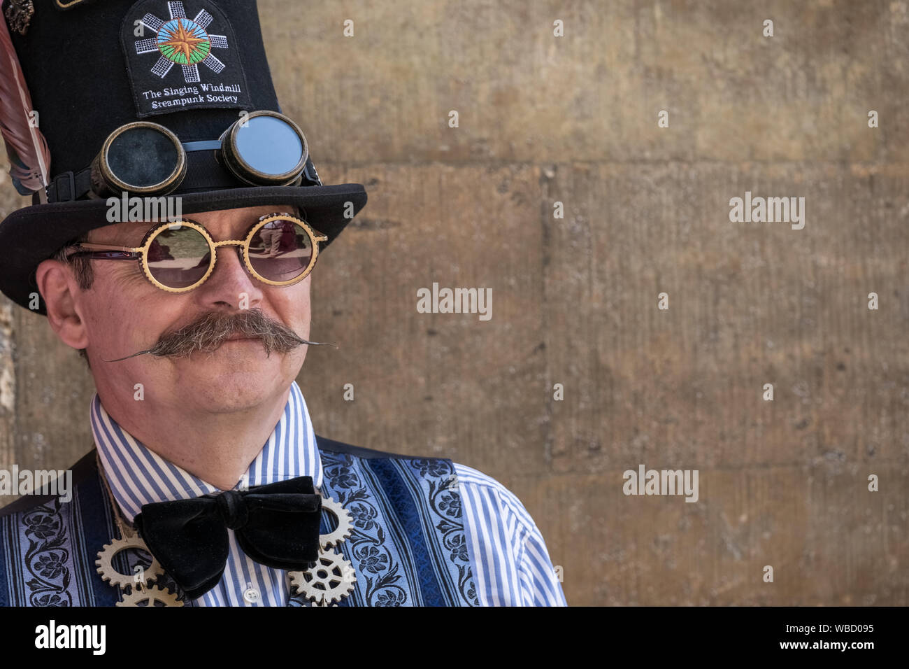 Man Top Hat High Resolution Stock Photography and Images - Alamy
