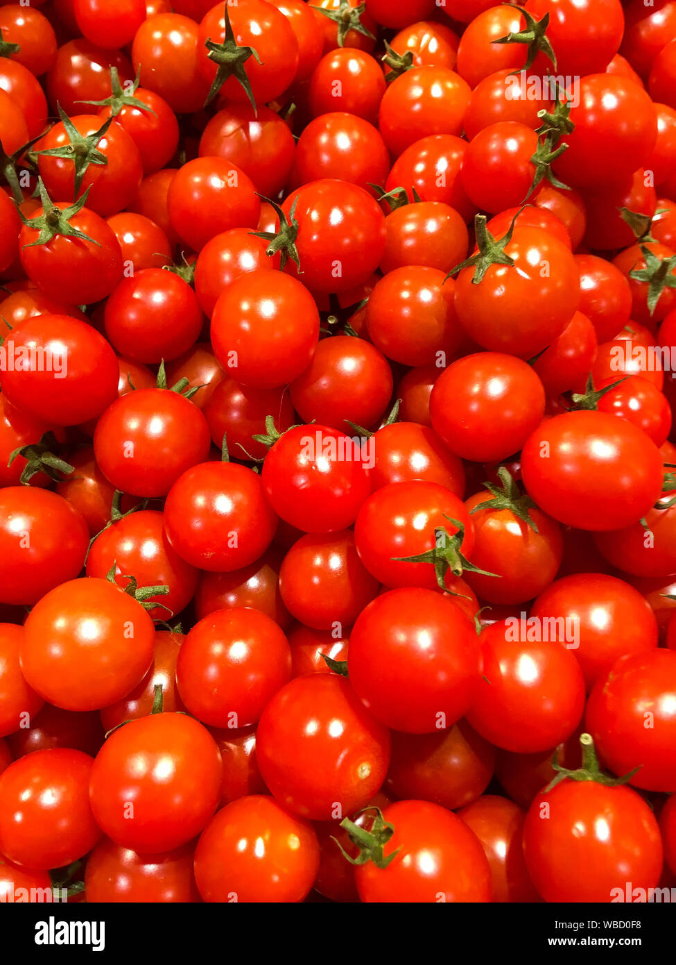 Tomates grappe hi-res stock photography and images - Alamy