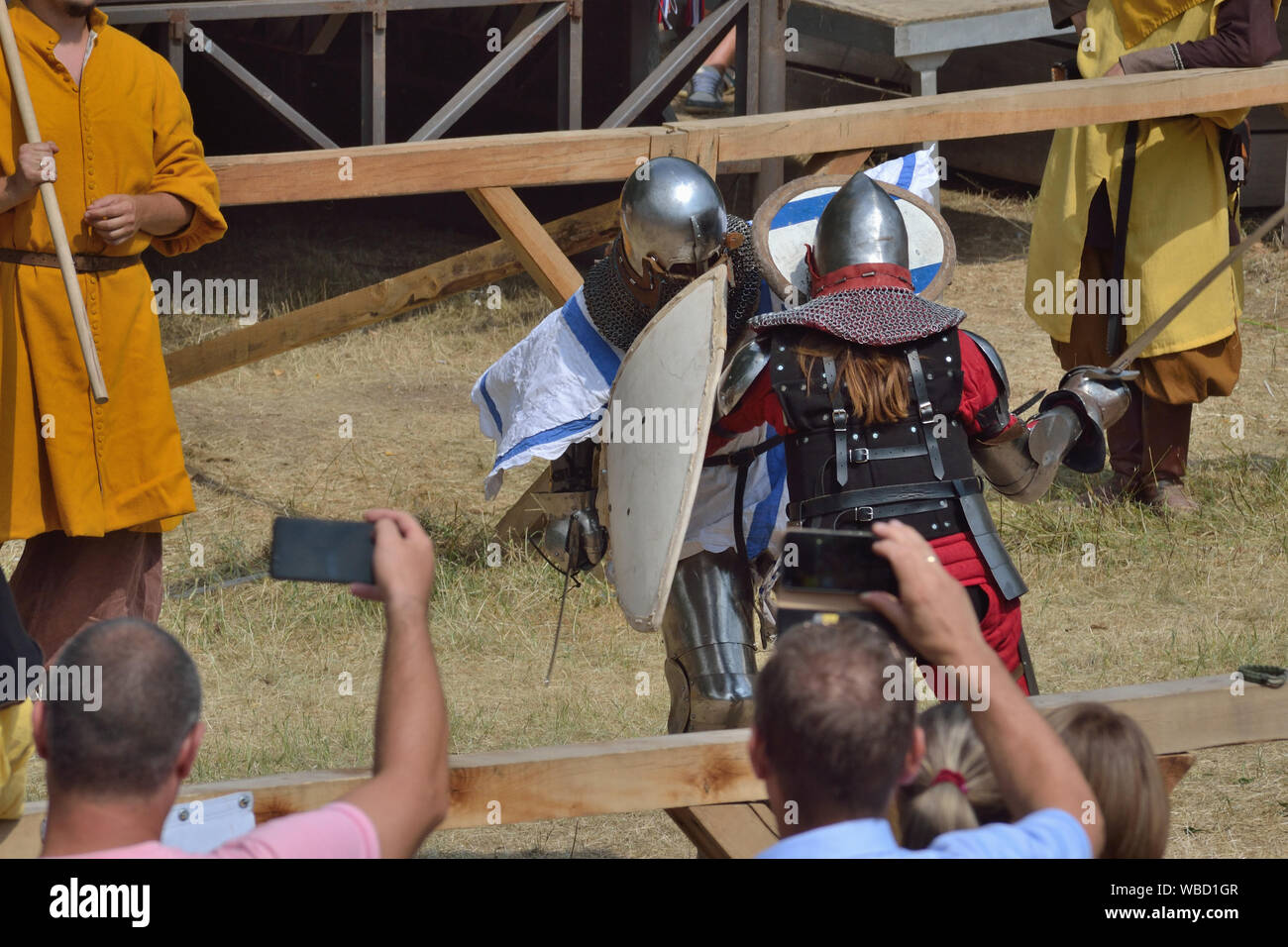 Female knights hi-res stock photography and images - Alamy