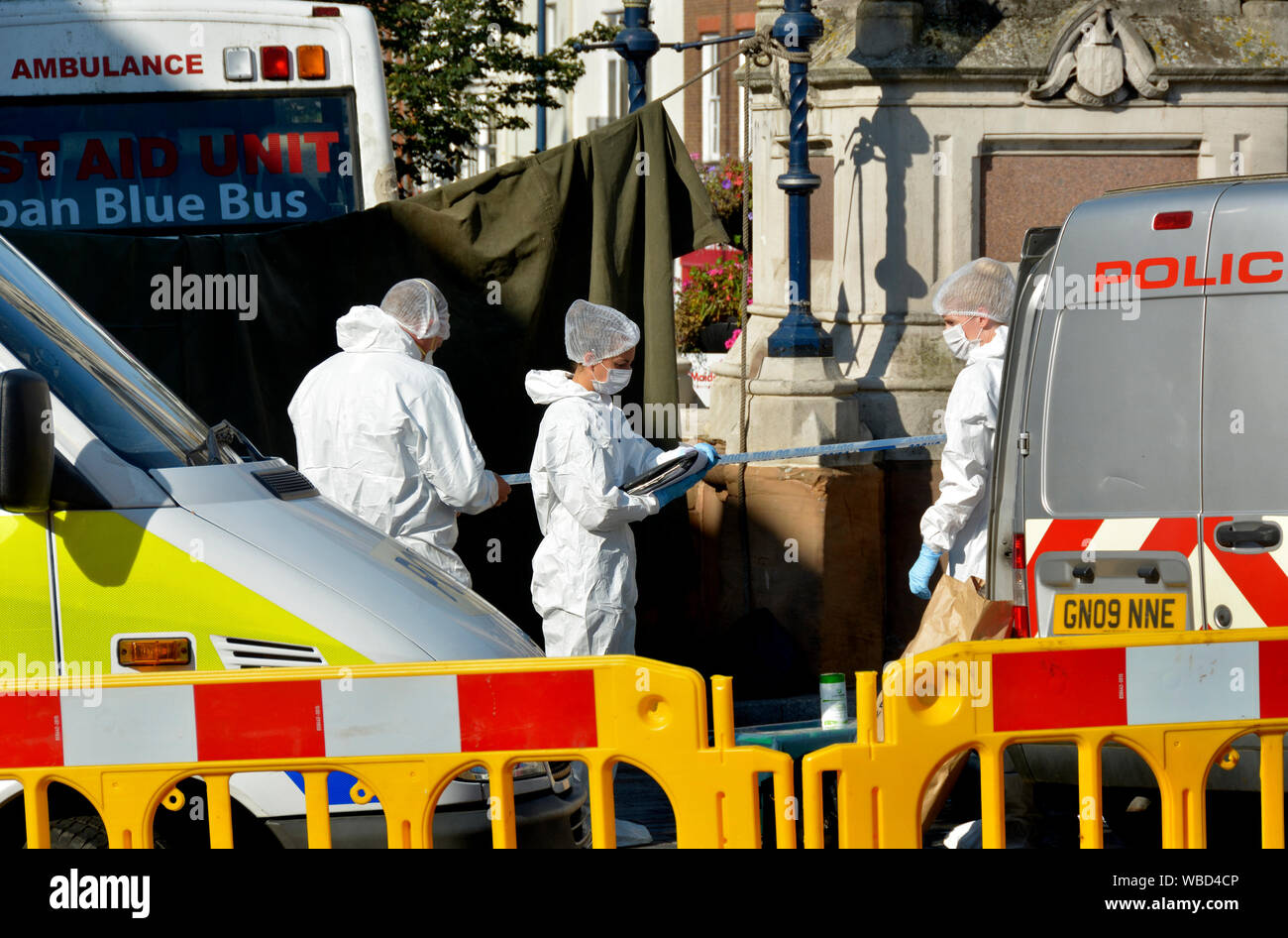 Maidstone, Kent, UK. Police cordon off the town centre on a Sunday ...