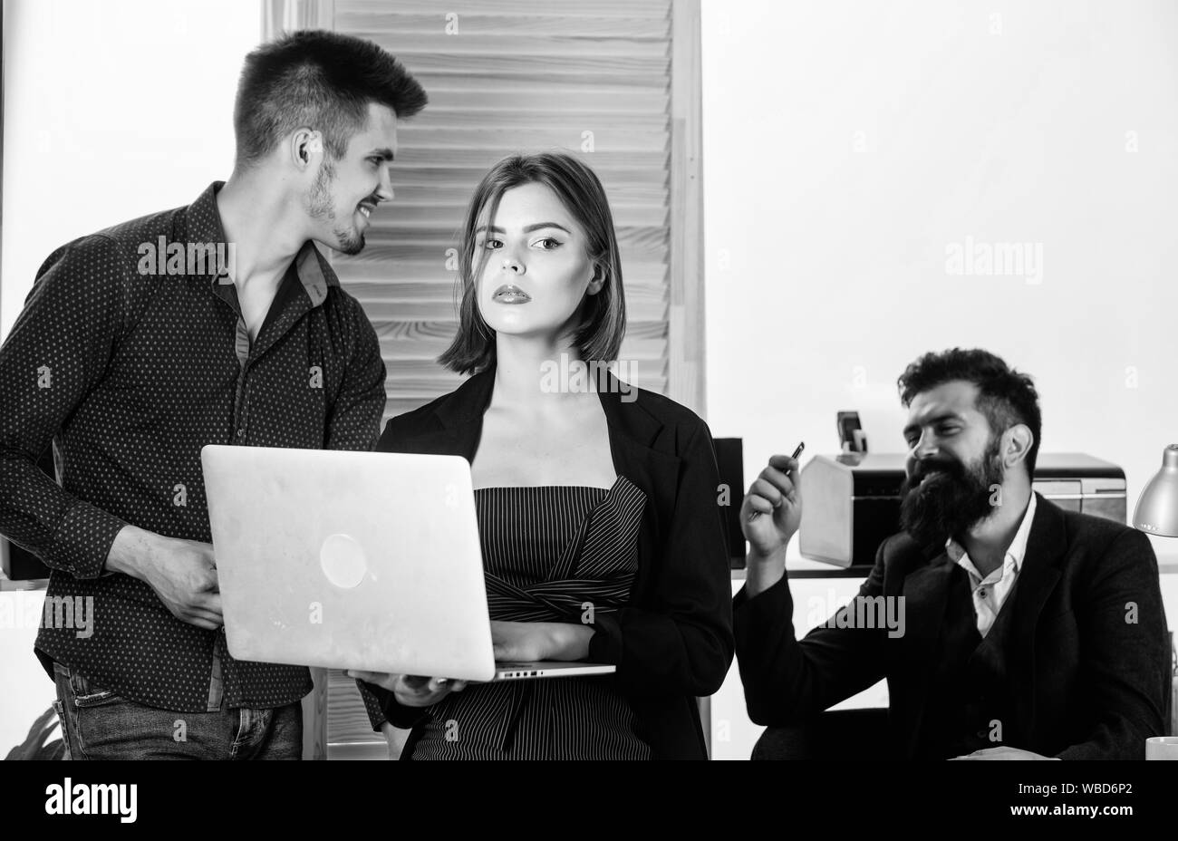 Quick briefing before meeting. Managers leading informal business ...