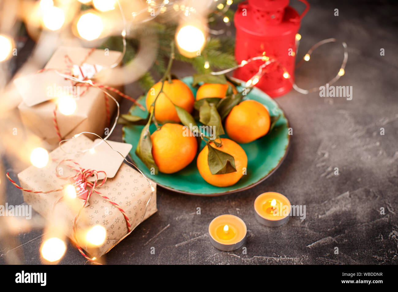 Tangerines in boxes hi-res stock photography and images - Alamy
