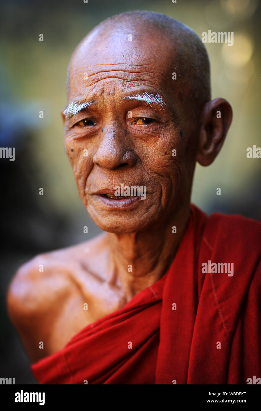 Burmese Buddhist monk in Amarapura, Myanmar Stock Photo - Alamy Burmese Buddhist monk in Amarapura, Myanmar Stock Photo - Alamy