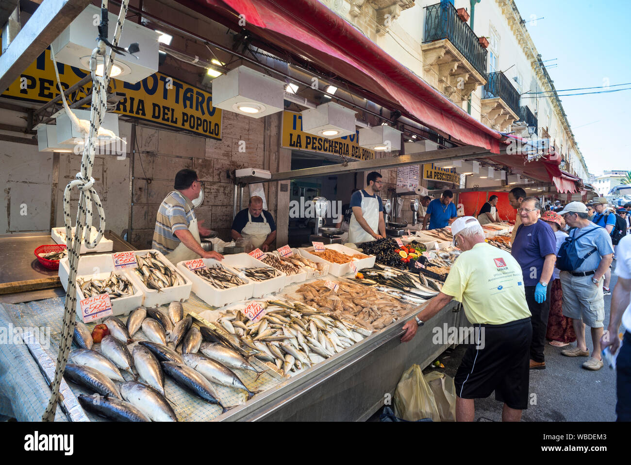 A fishmongers stall at The Ortygia market at Syracuse, Sicily, Italy ...