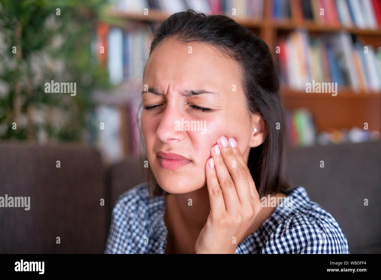 Toothache inflammation hi-res stock photography and images - Alamy