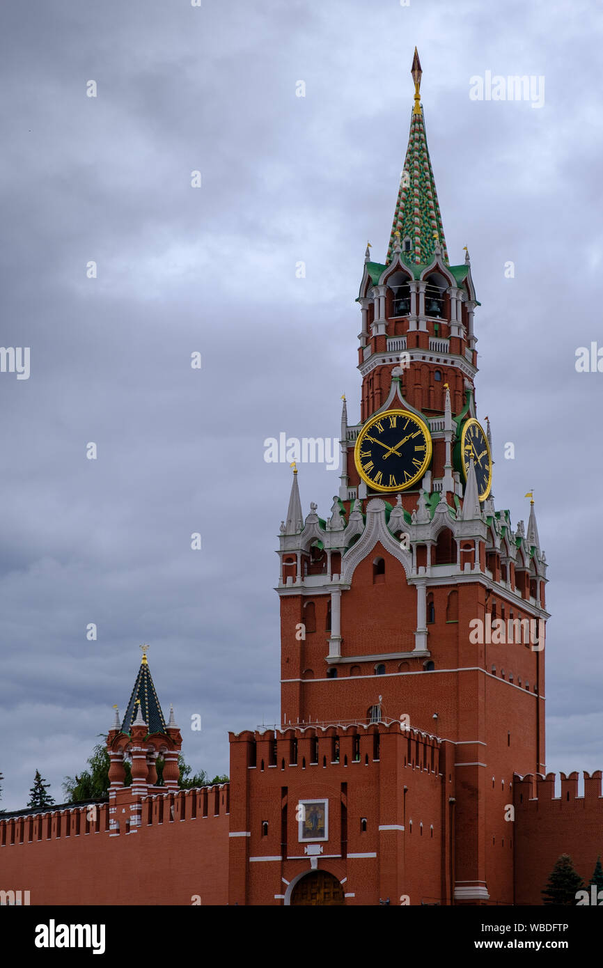 Spasskaya bashnya tower hi-res stock photography and images - Alamy