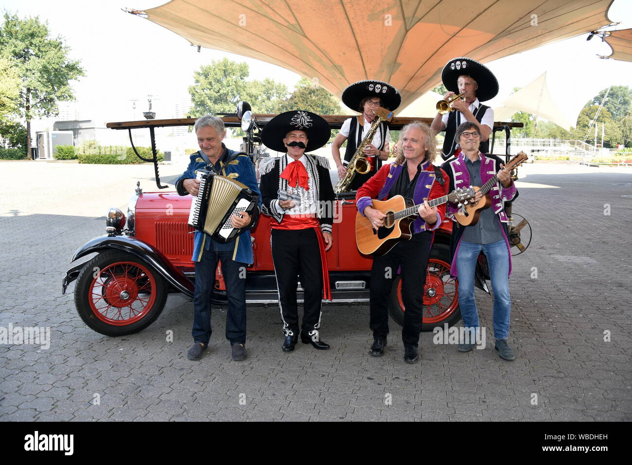 Cologne, Germany. 26th Aug, 2019. The Cologne band Köbes Underground ...