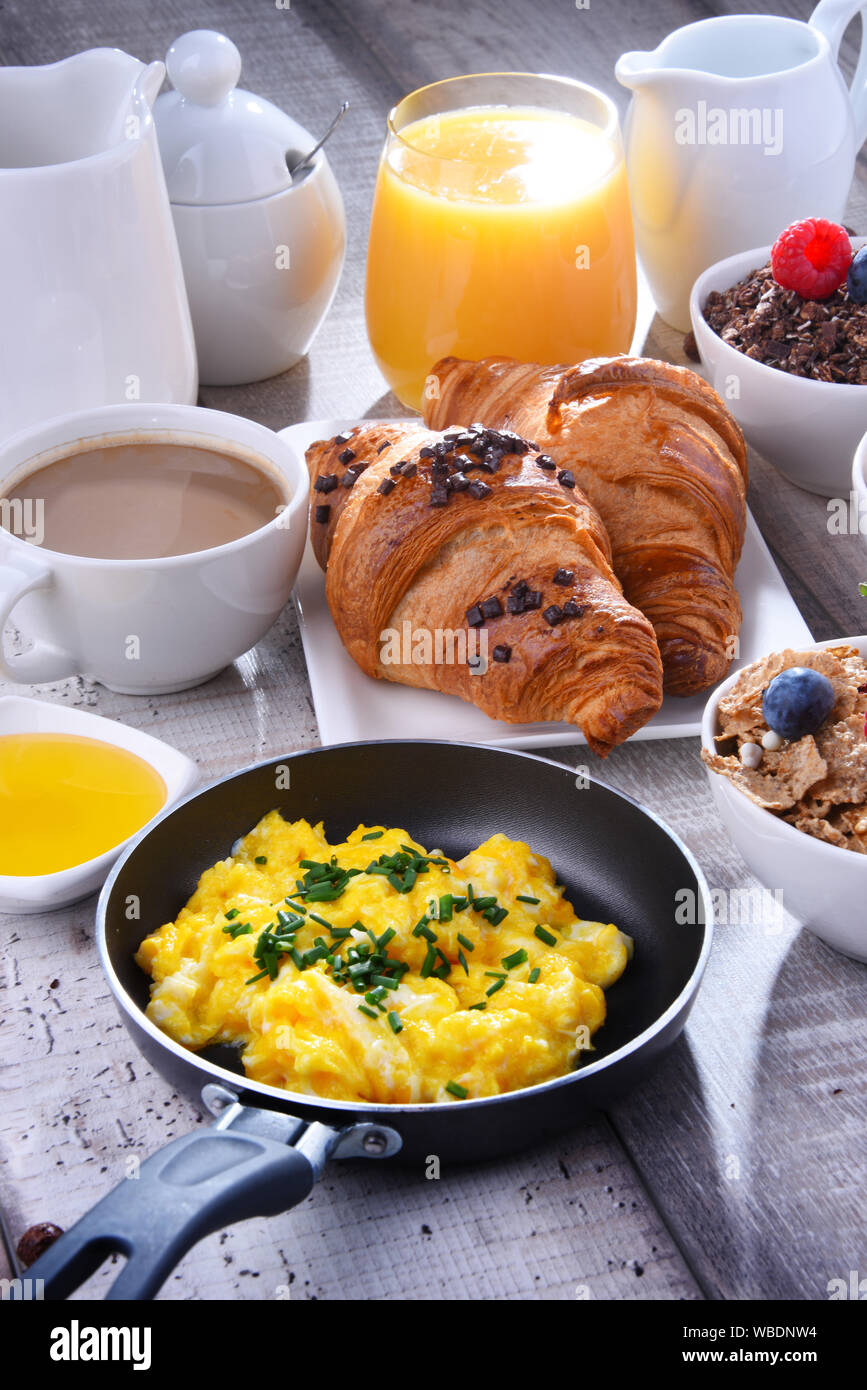 Buffet breakfast scrambled eggs hi-res stock photography and images - Alamy