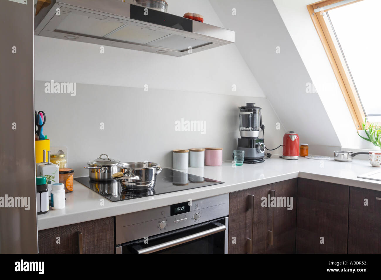 Modern wood desk hi-res stock photography and images - Alamy