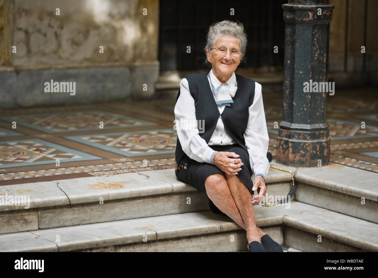 Woman in foyer hi-res stock photography and images - Alamy